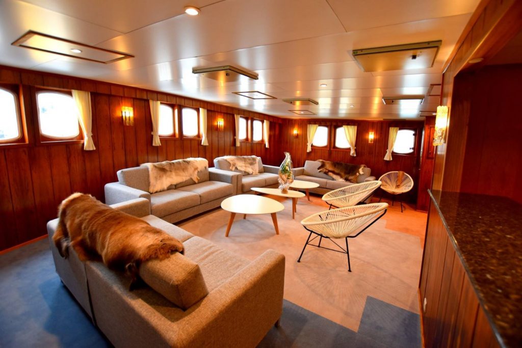 Small Ship Expedition Cruises Around Svalbard Archipelago | Magazine