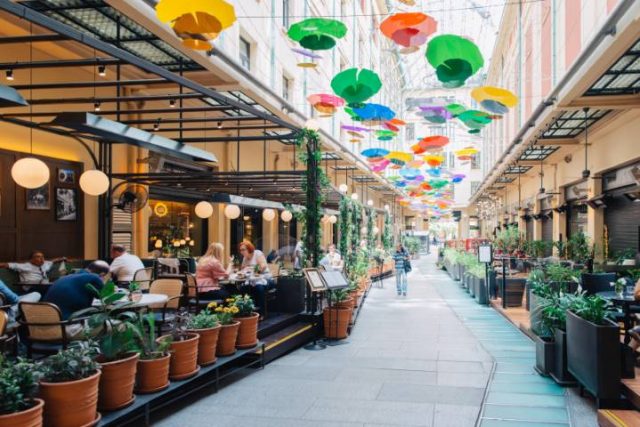 What are the Best Neighborhoods in Athens, to Visit?