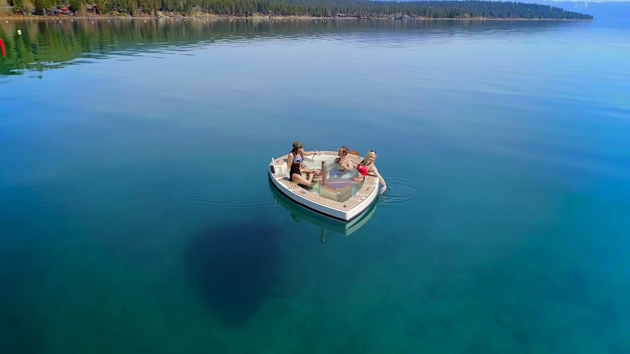 Spacruzzi Brings Hot Tub Boats into the Mainstream