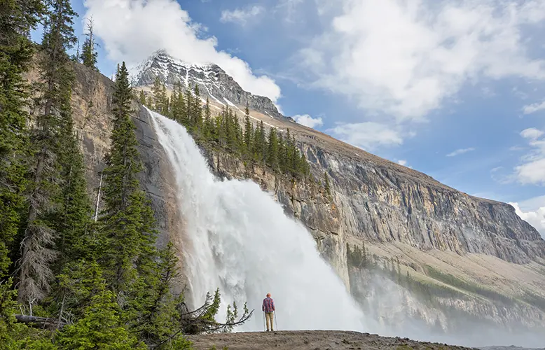 Essential Tips for Acquiring an ETA and Exploring Canada
