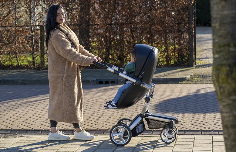 Exploring urban mobility: Choosing the right stroller for city living