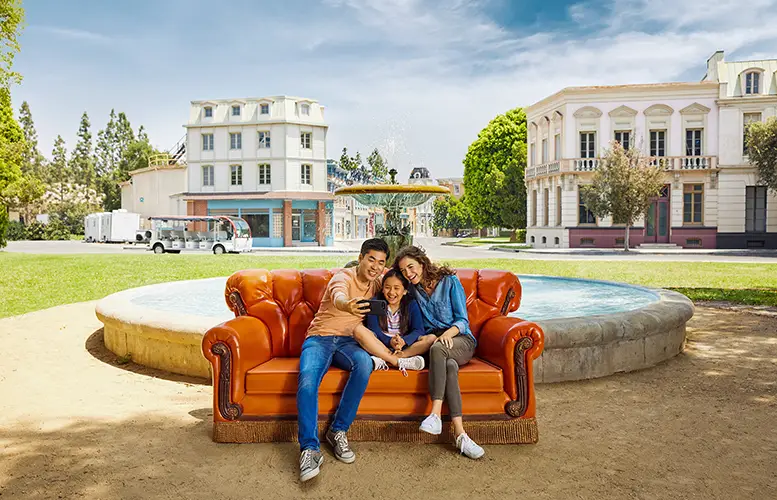 Friends 30th Anniversary: Celebrate with a Friendsgiving Studio Tour